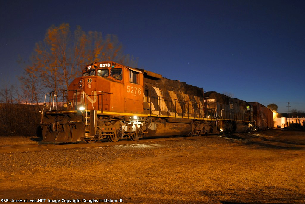 SD40-2W at night
